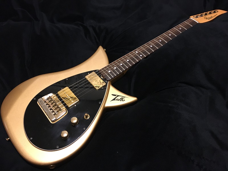 ＜機材倉庫／ギター＞